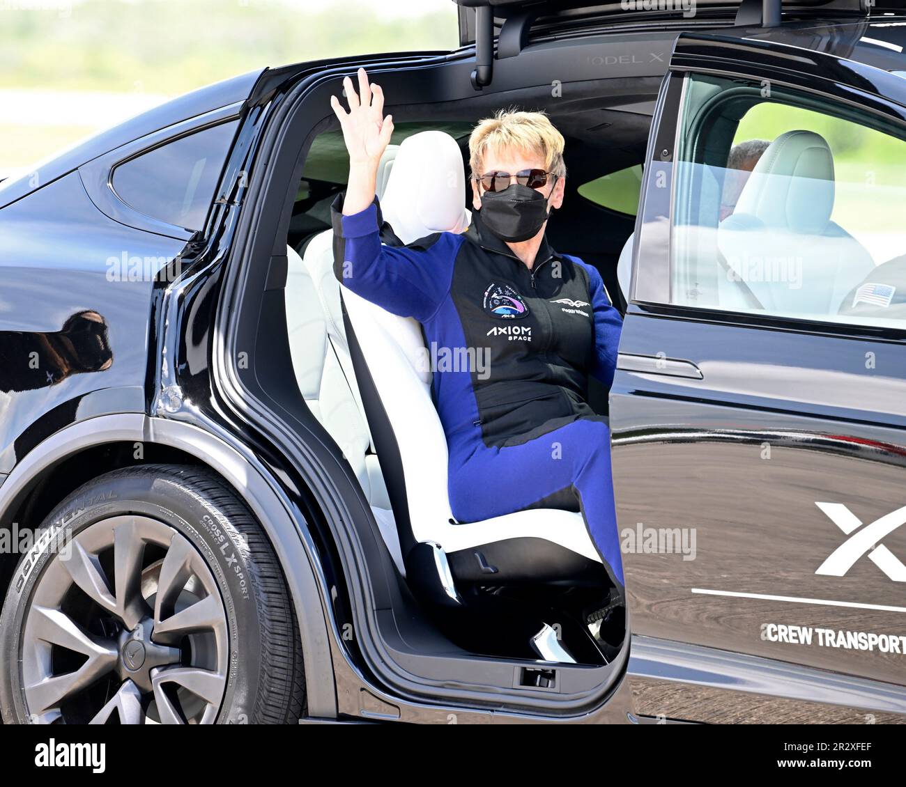 Former NASA Astronaut, Peggy Whitson waves from the Tesla Crew ...