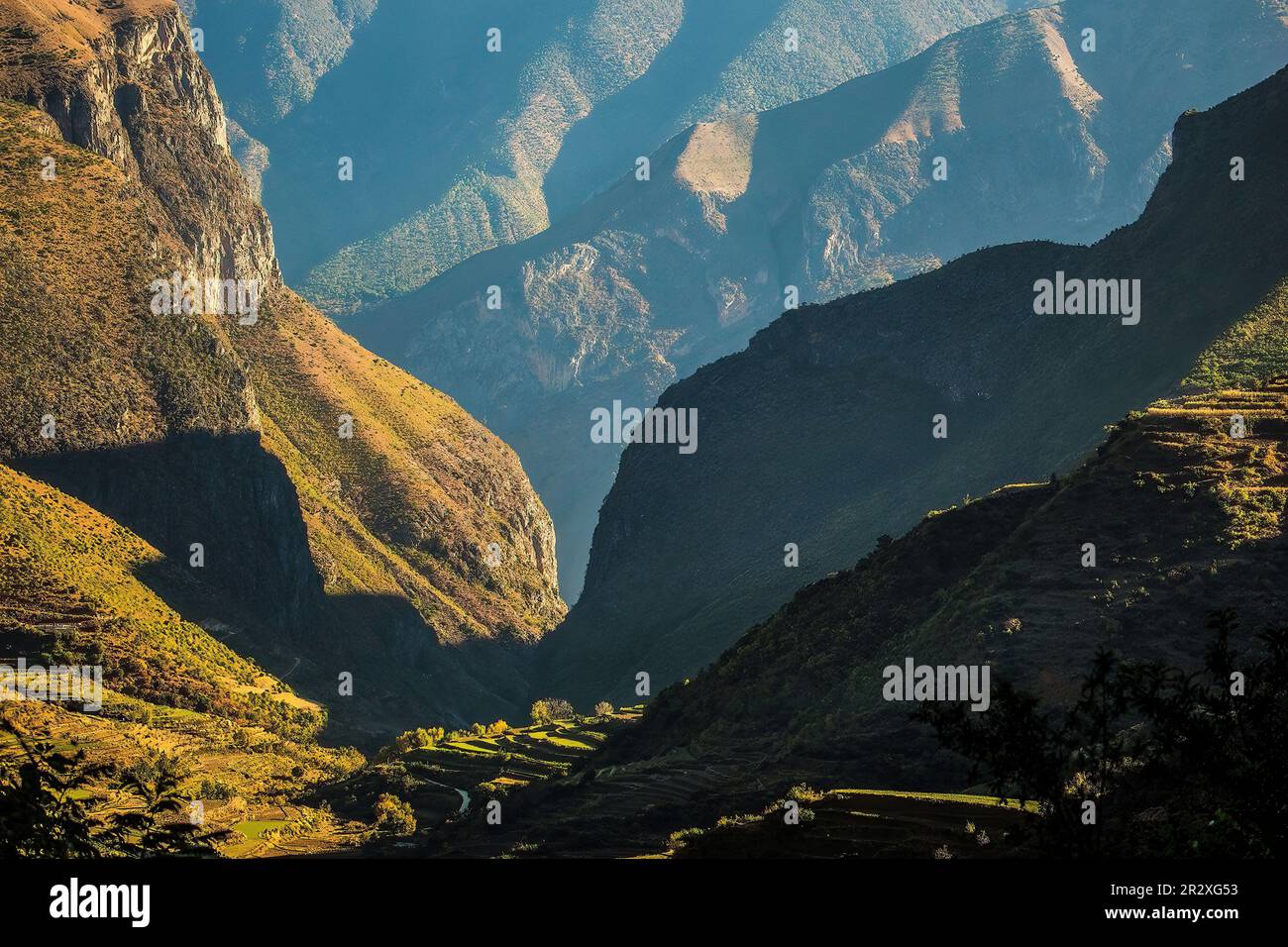 Nu river china hi-res stock photography and images - Alamy
