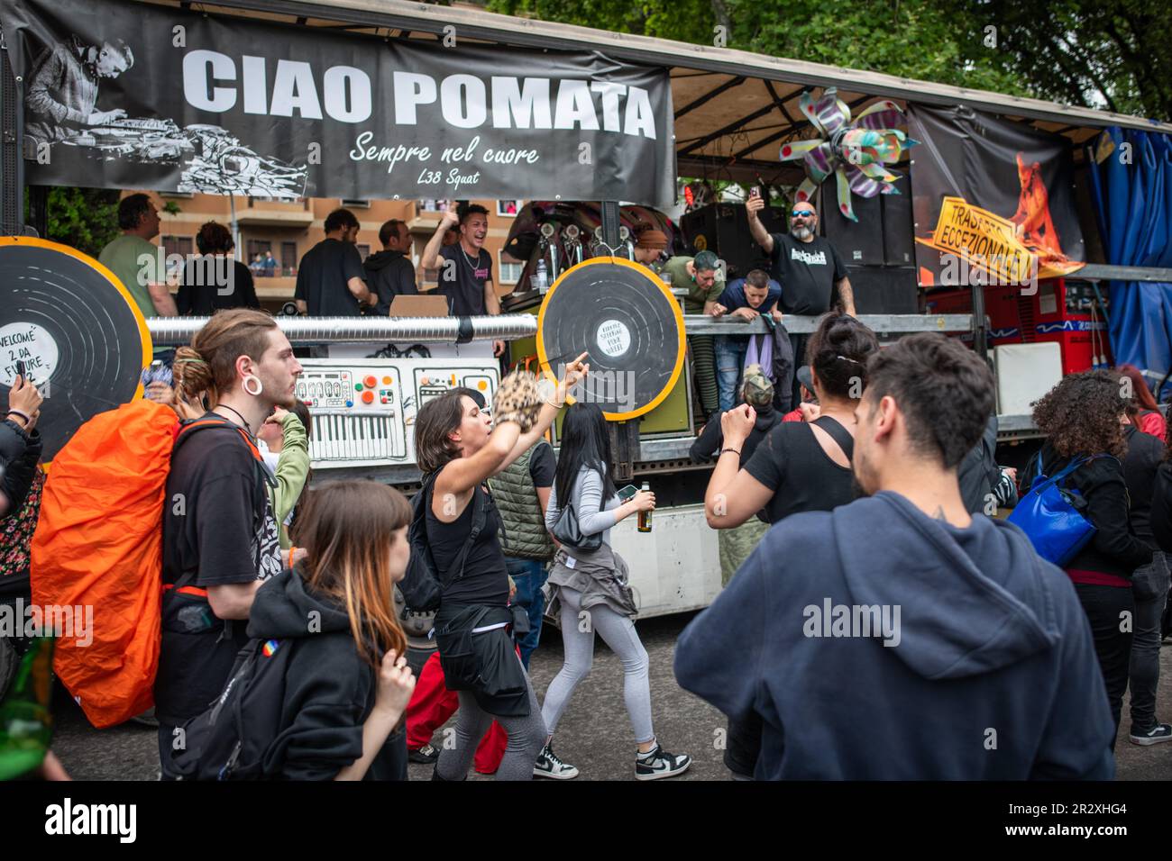 Car accident playing street in hi-res stock photography and images - Alamy