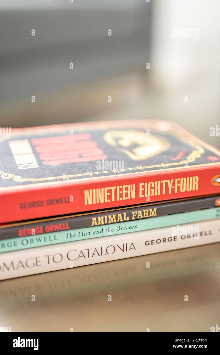 George orwell 1984 book animal hi-res stock photography and images - Alamy