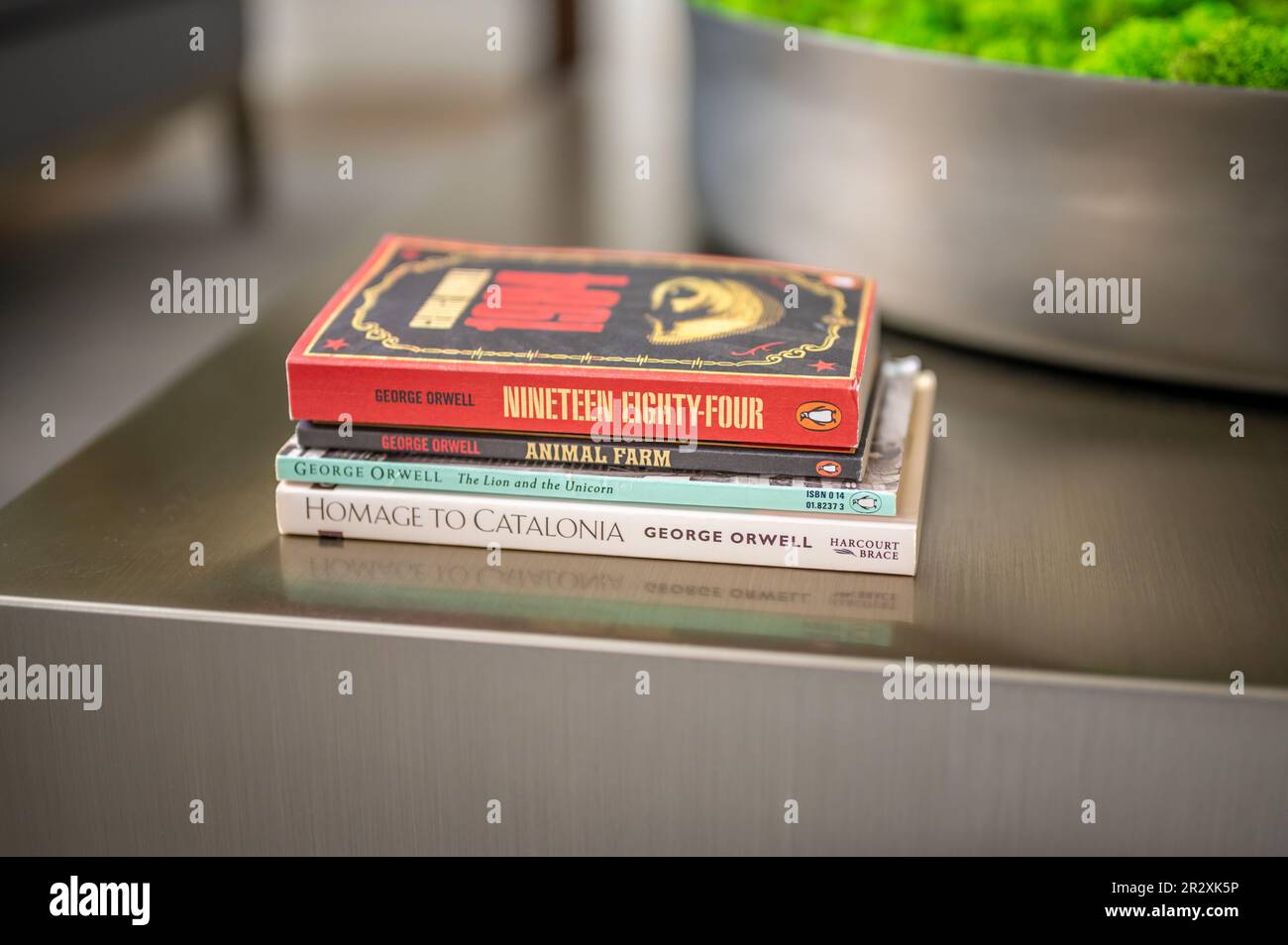 1984 book covers hi-res stock photography and images - Alamy