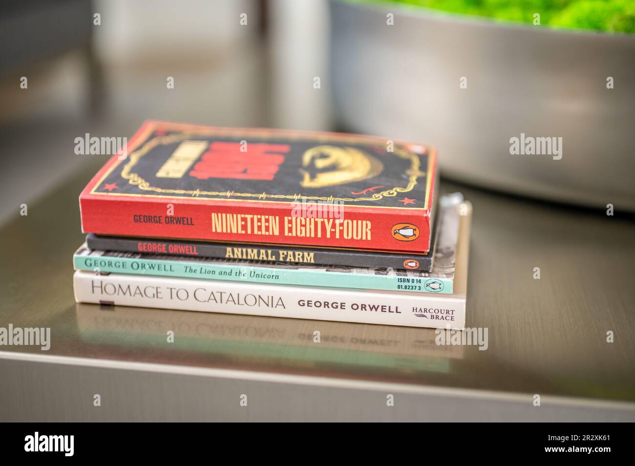 1984 book covers hi-res stock photography and images - Alamy