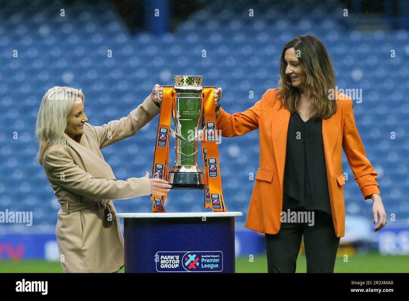 Fiona mcintyre hi-res stock photography and images - Alamy