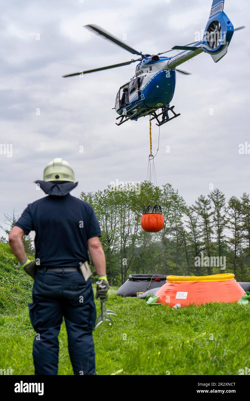 Forest fire fighting exercise of the Essen fire brigade, water supply ...