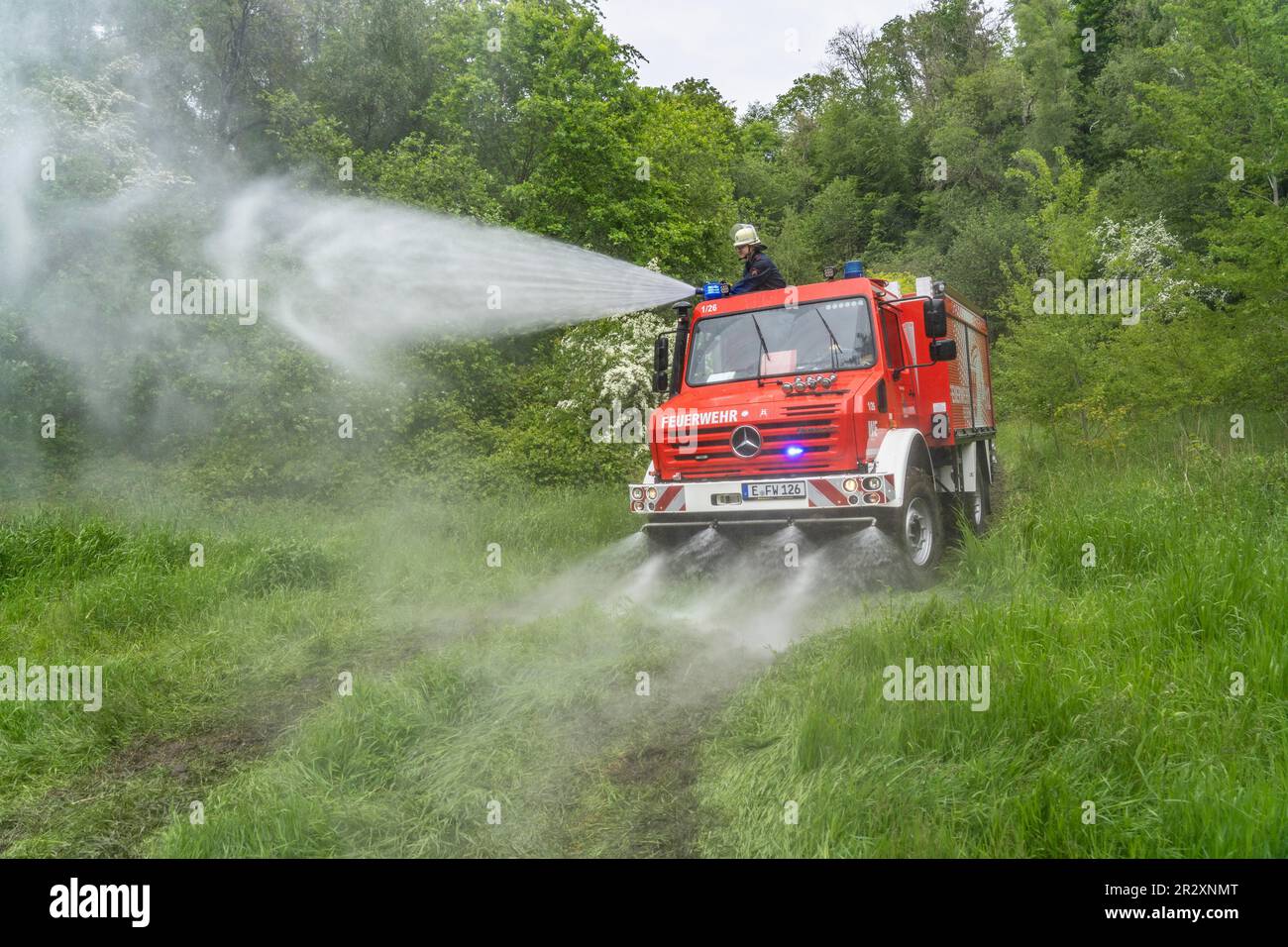 Forest fire fighting exercise of the Essen fire brigade, water supply ...