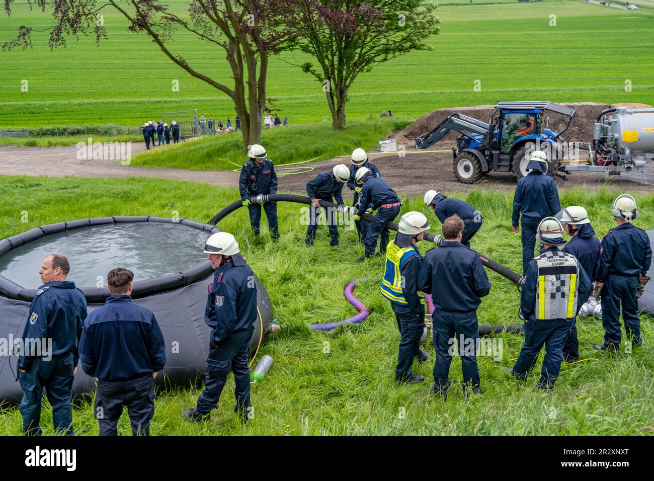 Forest fire fighting exercise of the Essen fire brigade, water supply ...
