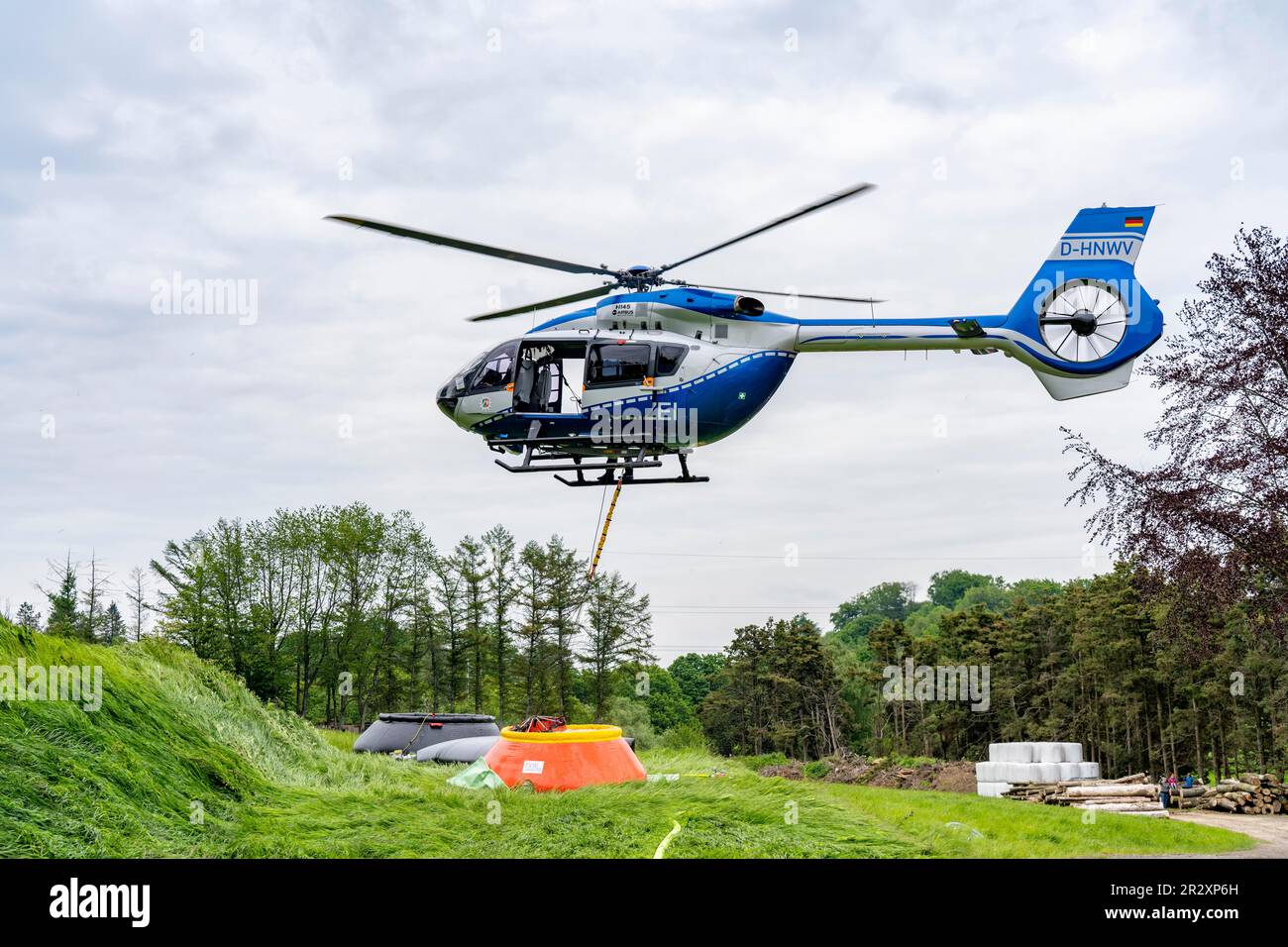 Forest fire fighting exercise of the Essen fire brigade, water supply ...