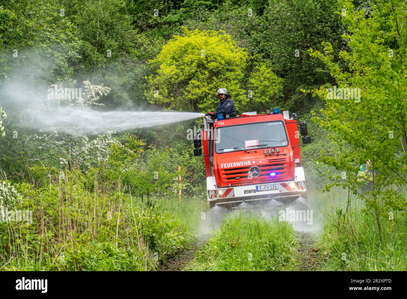 Forest fire fighting exercise of the Essen fire brigade, water supply ...