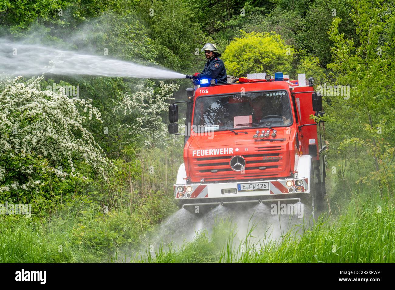 Forest fire fighting exercise of the Essen fire brigade, water supply ...
