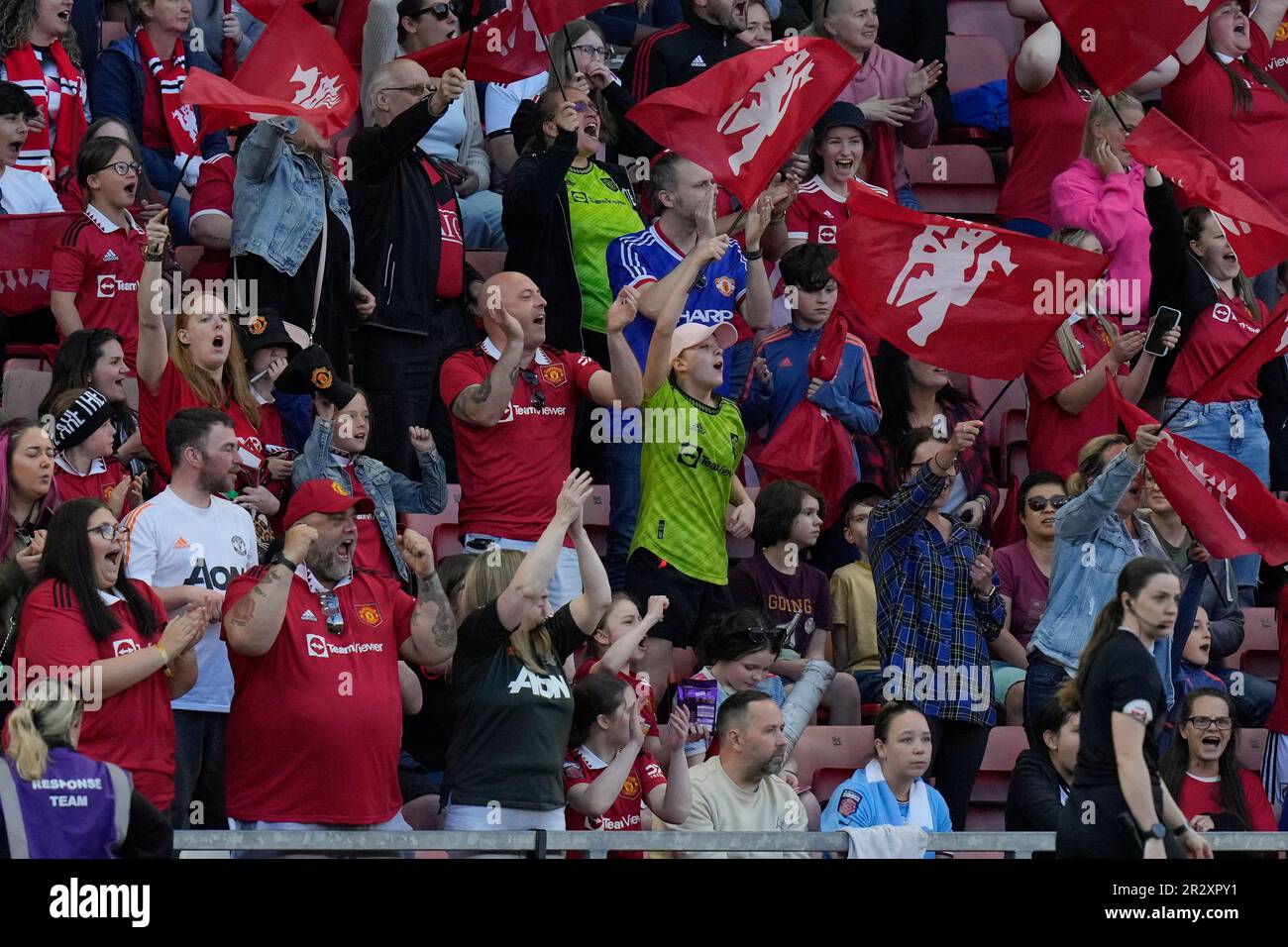 Manchester United fans celebrate the winning goal during the The FA ...