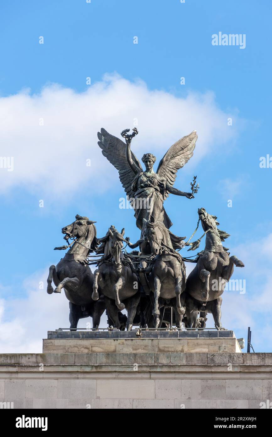 Hyde park corner roundabout hi-res stock photography and images - Alamy