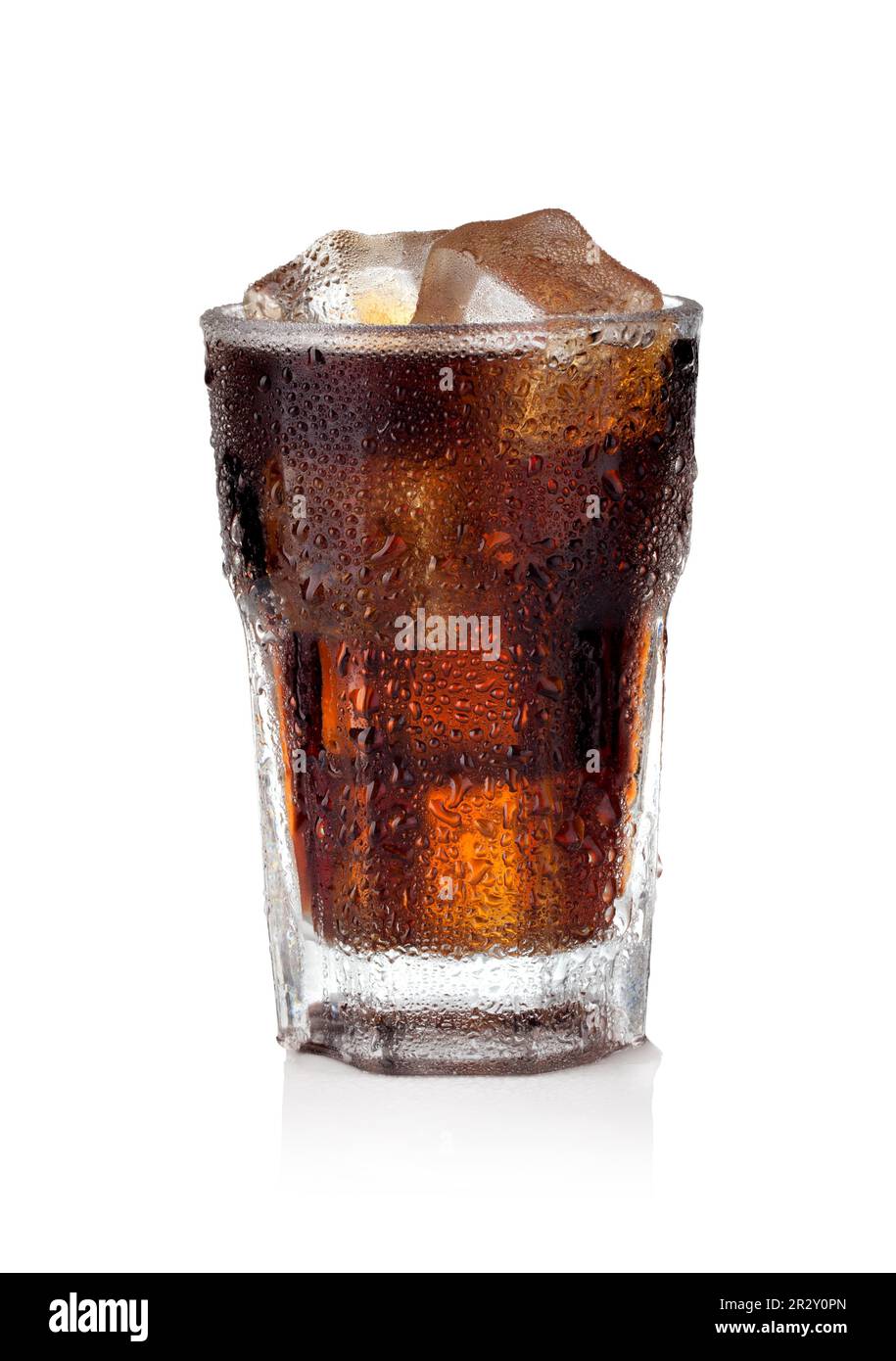 Close up cola ice cubes hi-res stock photography and images - Alamy