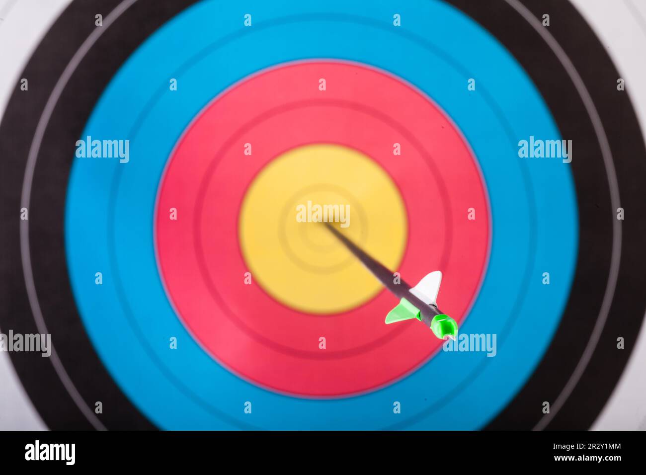 Bow and arrow contest hi-res stock photography and images - Alamy