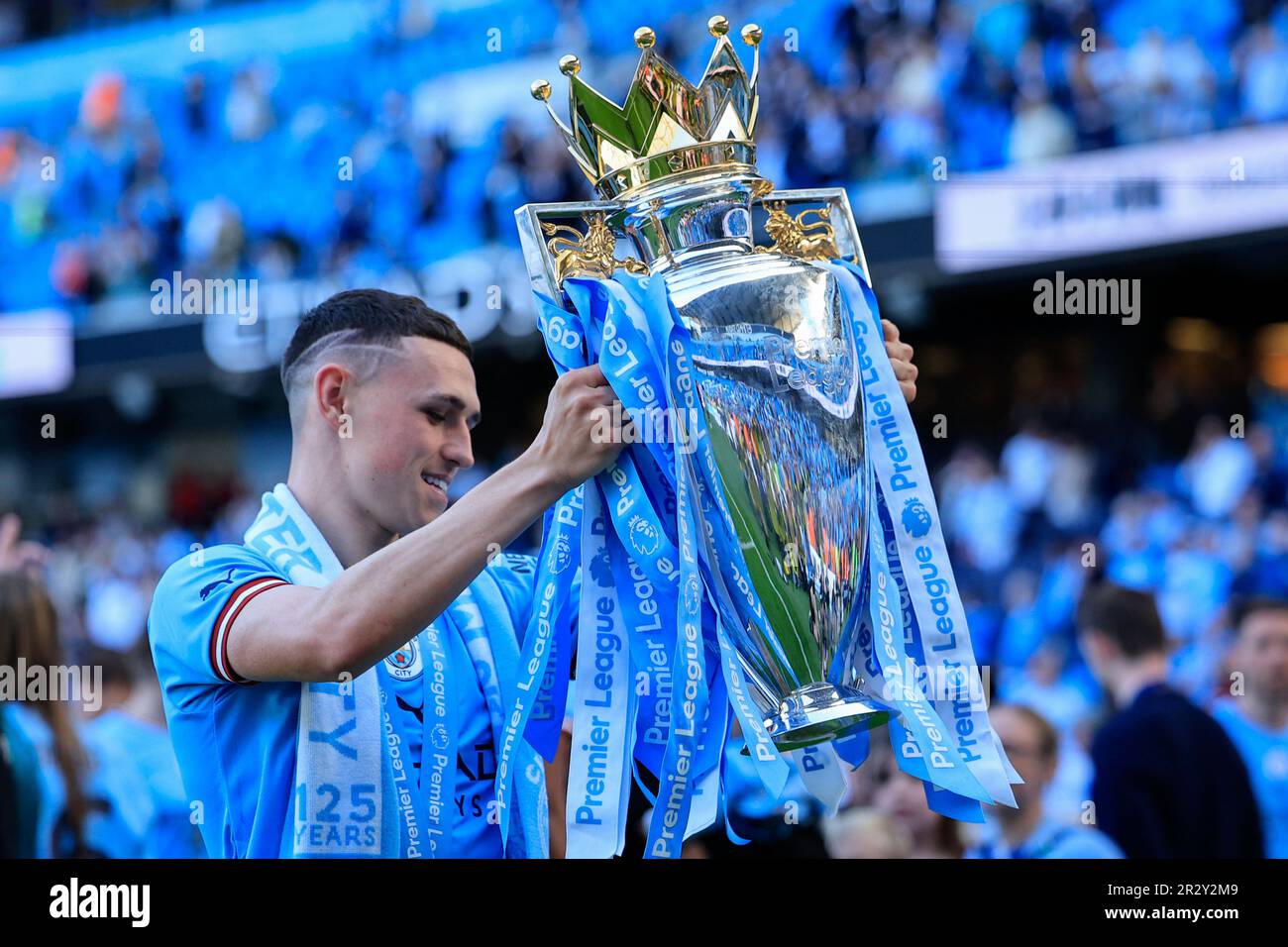 Phil foden trophy premier league trophy hi-res stock photography and ...