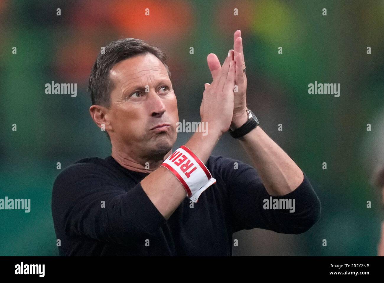Benfica's coach Roger Schmidt reacts at the end of the Portuguese ...