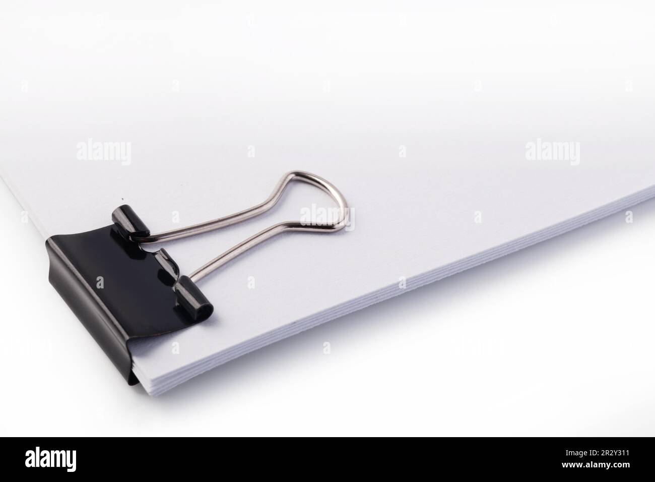 Black paper clip isolated hi-res stock photography and images - Alamy