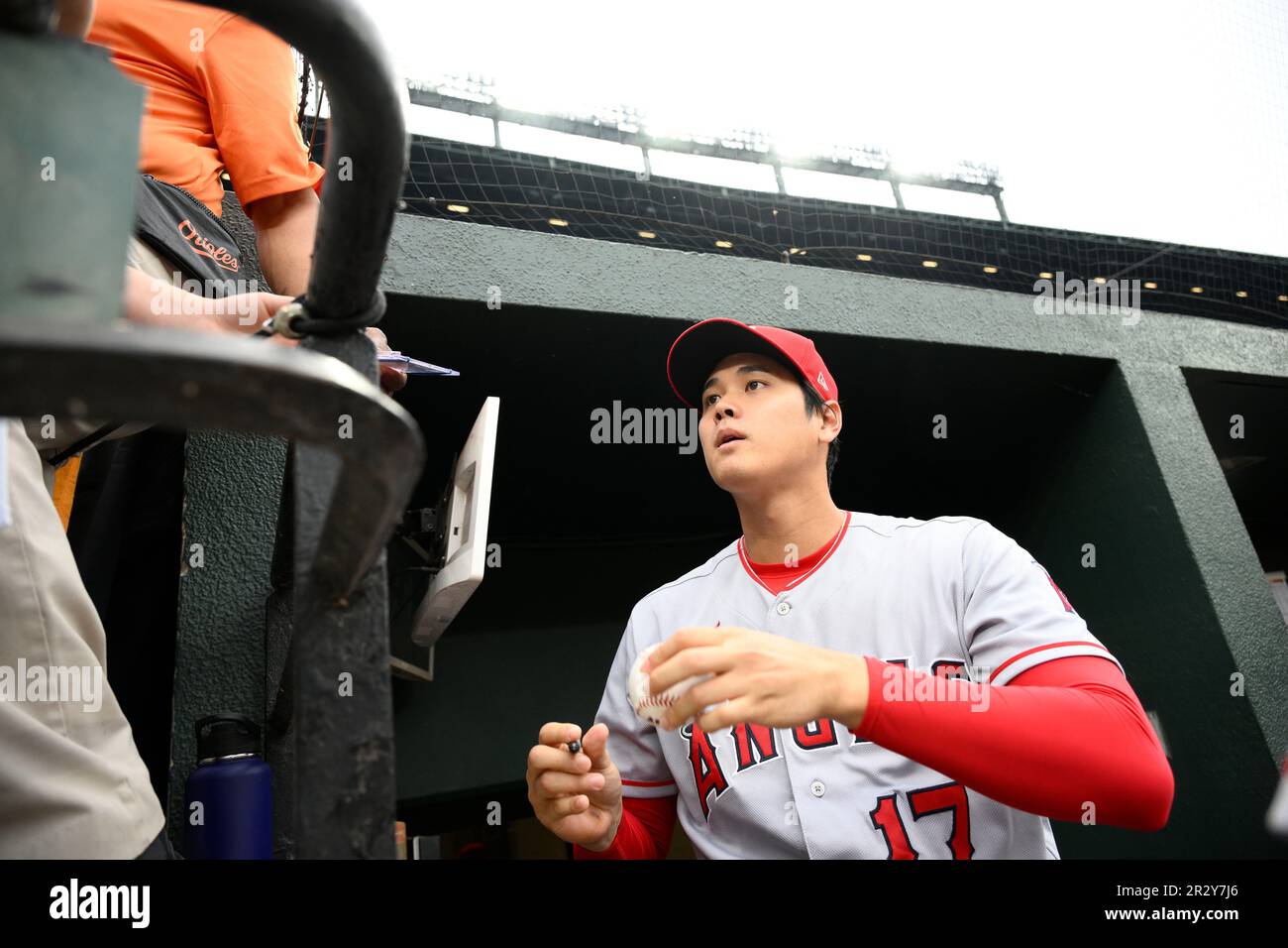 Los Angeles Angels' Shohei Ohtani meets with fans before a baseball ...