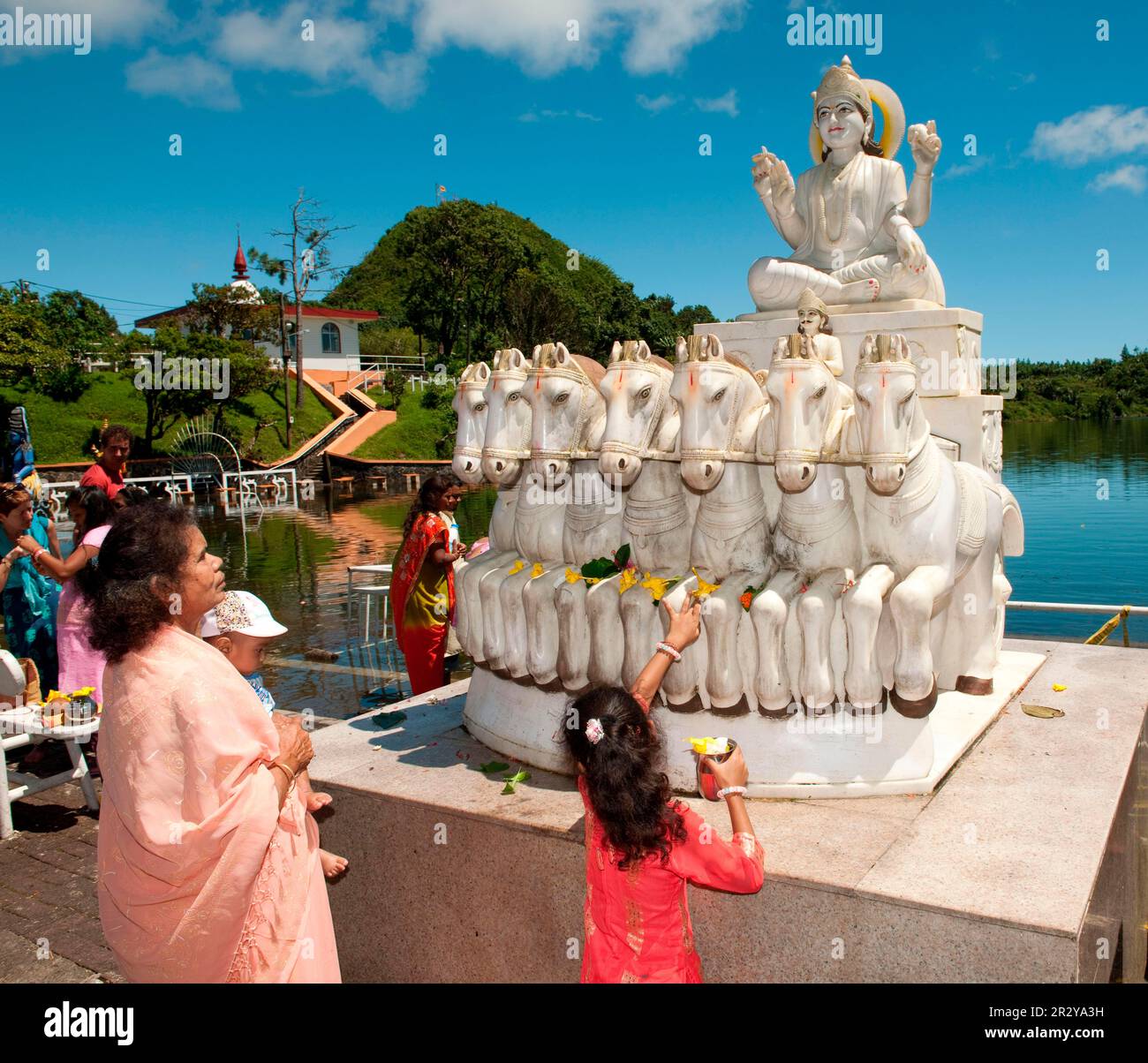 Pilgrims paying homage, Indian Ocean, Sacred Hindu Lake of Ganga Talao ...