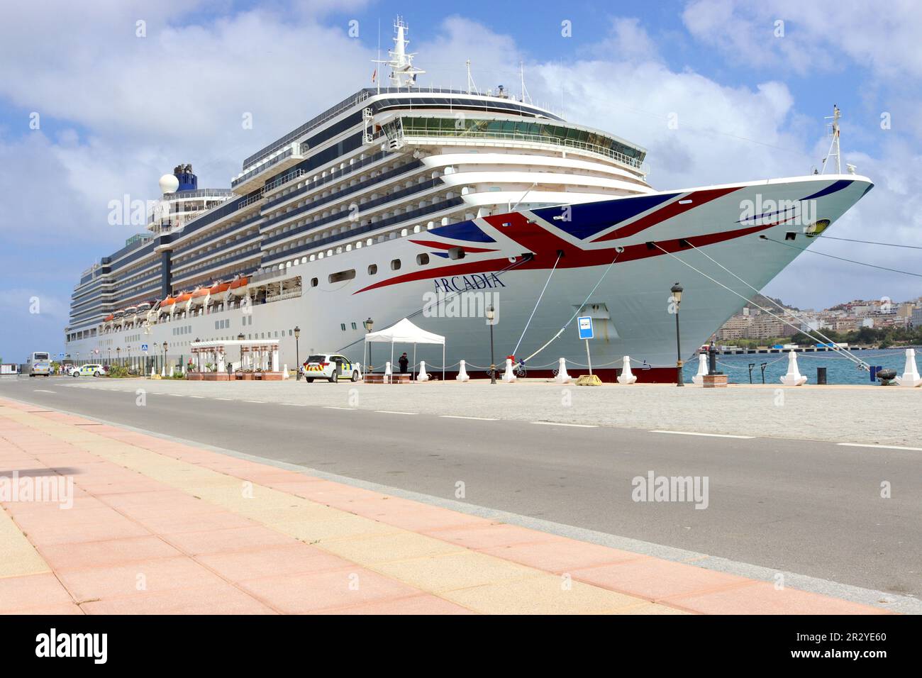 Arcadia a Vista class cruise ship of the P&O fleet enterd service in ...