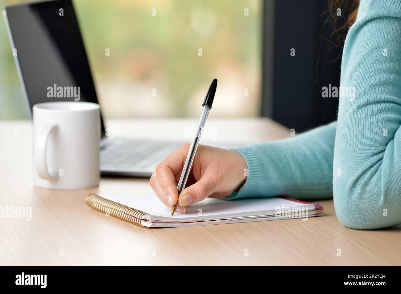 Hand writing notes hi-res stock photography and images - Alamy