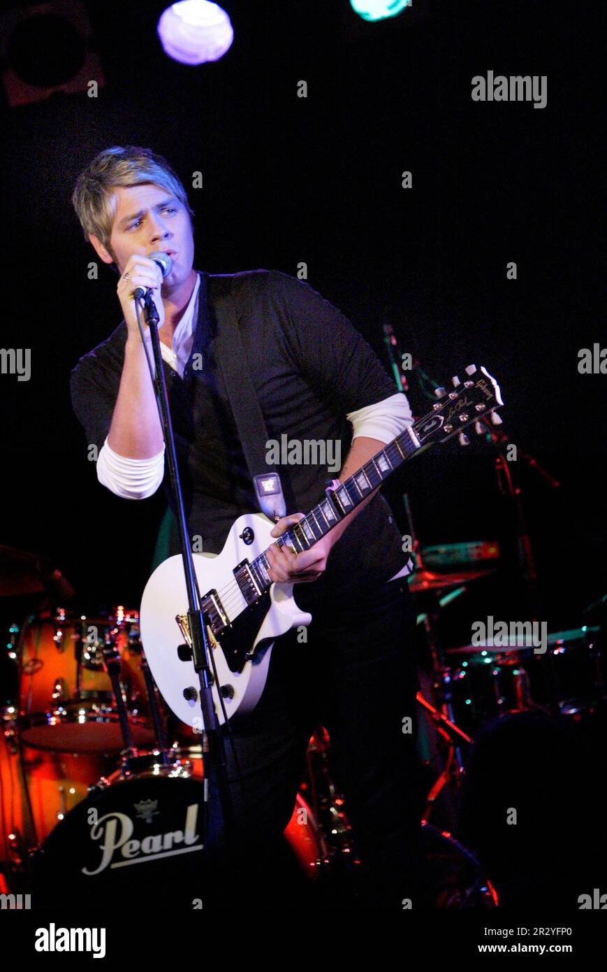 Brian McFadden performing live in concert at The Basement. Sydney ...