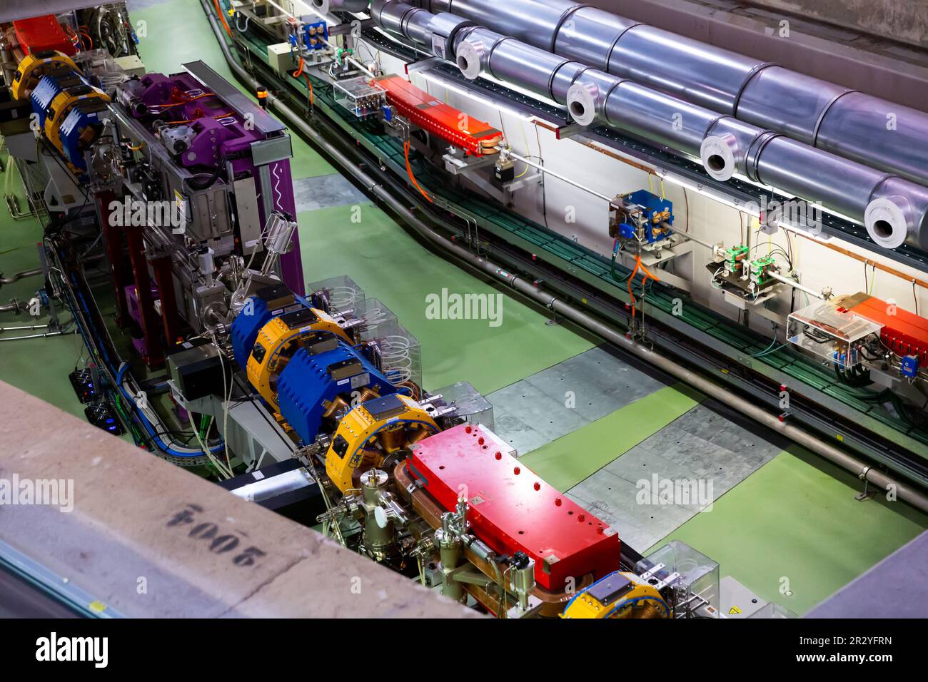 Proton synchrotron hi-res stock photography and images - Alamy