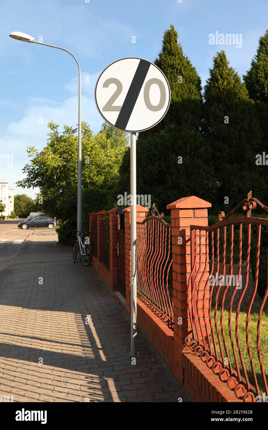 Traffic sign End Of Limited Speed Zone on city street Stock Photo - Alamy