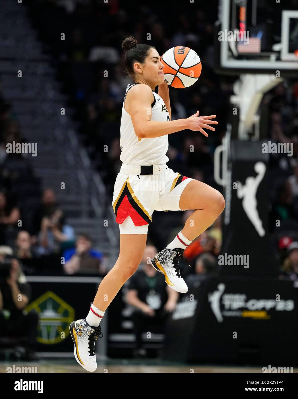 Las Vegas Aces guard Kelsey Plum (10) jumps up to pass during the first ...
