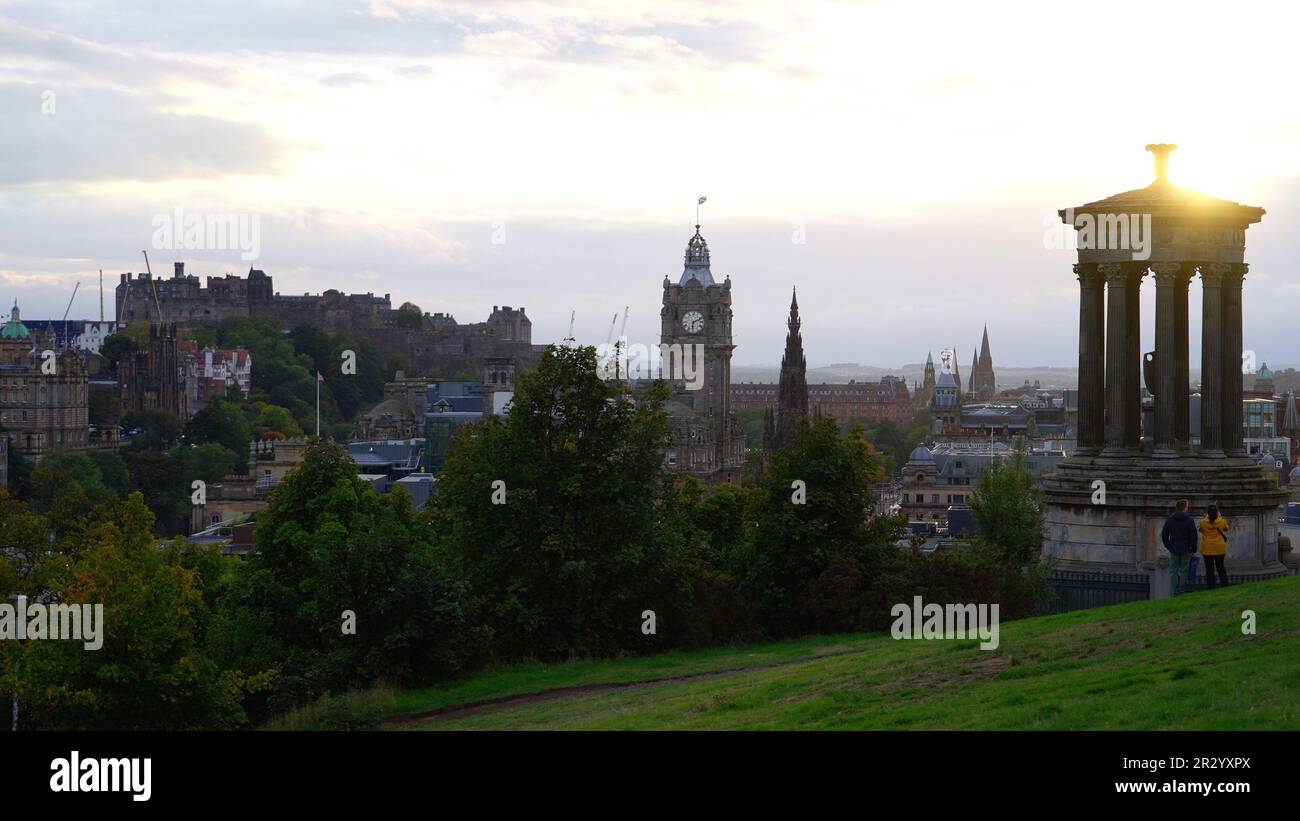Panoramic view over edinburgh old hi-res stock photography and images ...