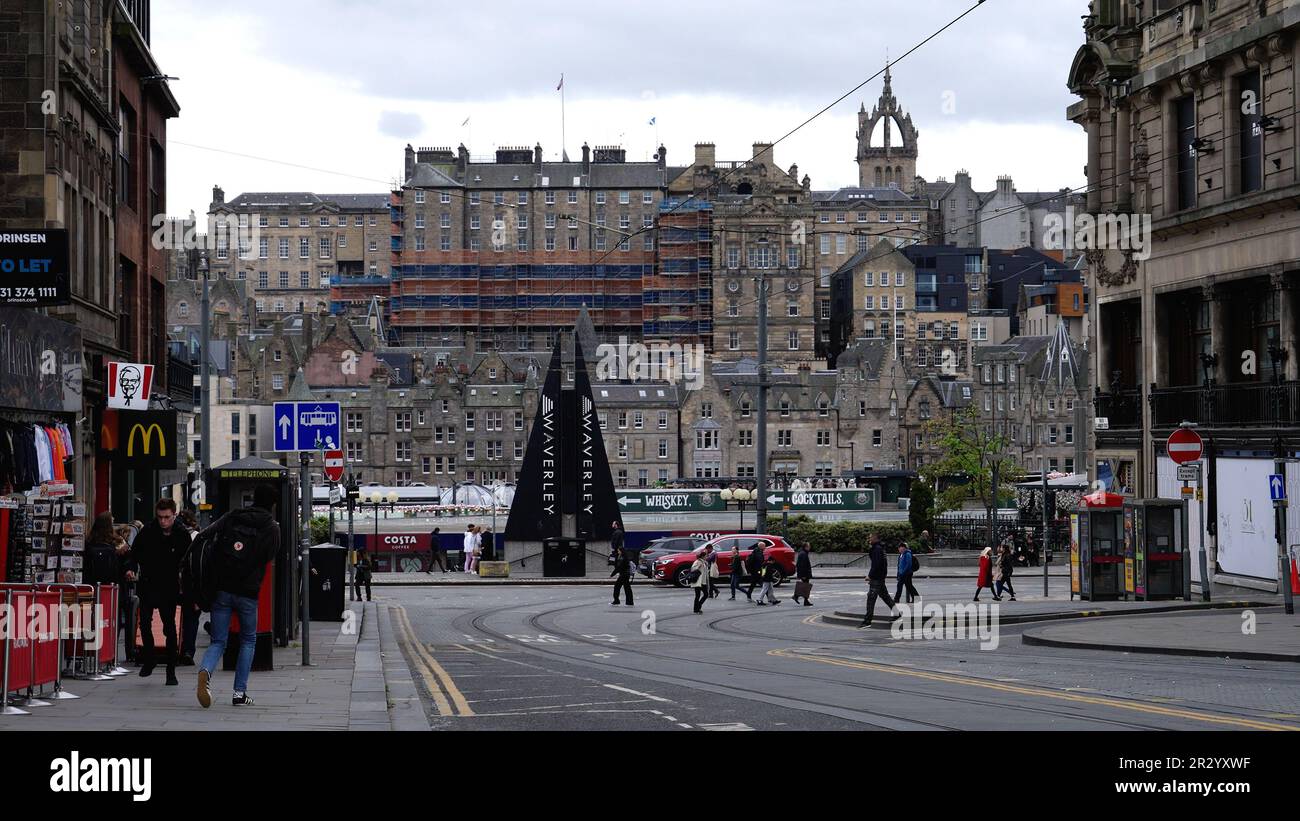 View over the old town of Edinburgh - EDINBURGH, SCOTLAND - OCTOBER 04 ...