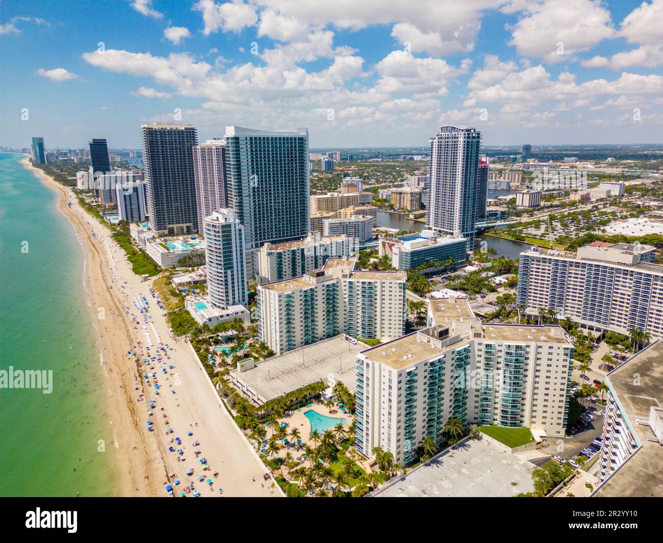 Hot summer scene Hallandale Hollywood Beach FL circa 2023 Stock Photo ...