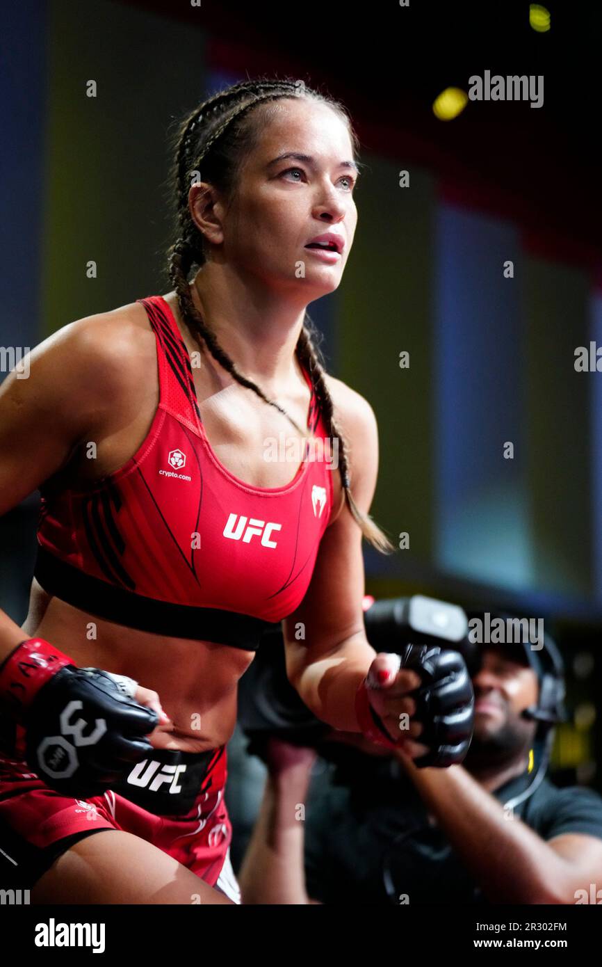 LAS VEGAS, NV - MAY 20: Karolina Kowalkiewicz prepares to fight Vanessa ...