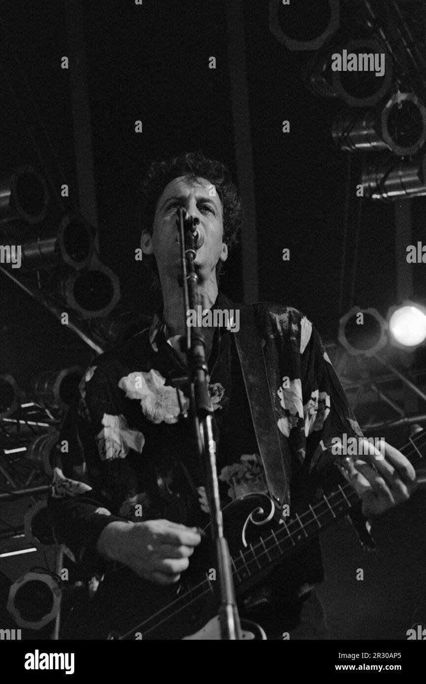 Reading, UK, 28 Aug., 1994: Cambridge, Mass.-based band Morphine played ...