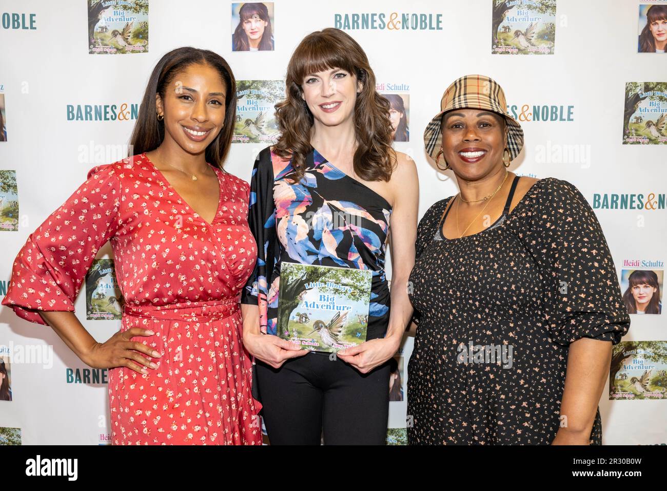 Actress Yvonne Senat Jones, Author Heidi Schultz, Actress Lynne Hunter ...