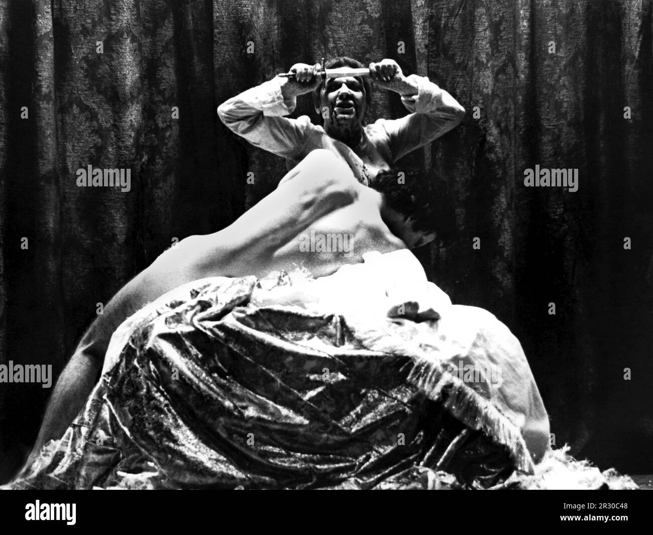 MARIA CASARES in MARIA CASARES: A MULLER QUE VIVIU MIL VIDAS (2022 ...