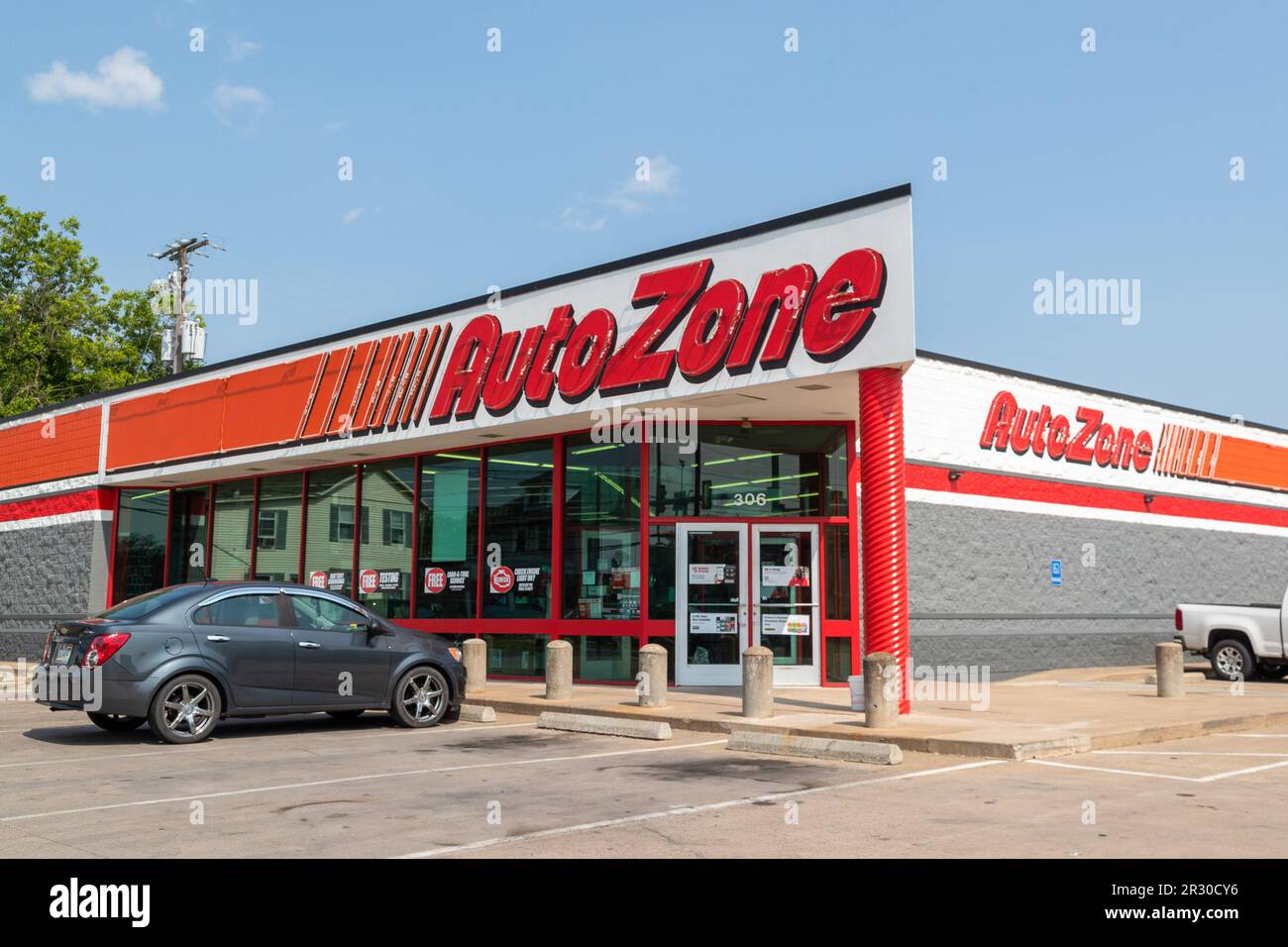 Autozone auto parts hi-res stock photography and images - Alamy