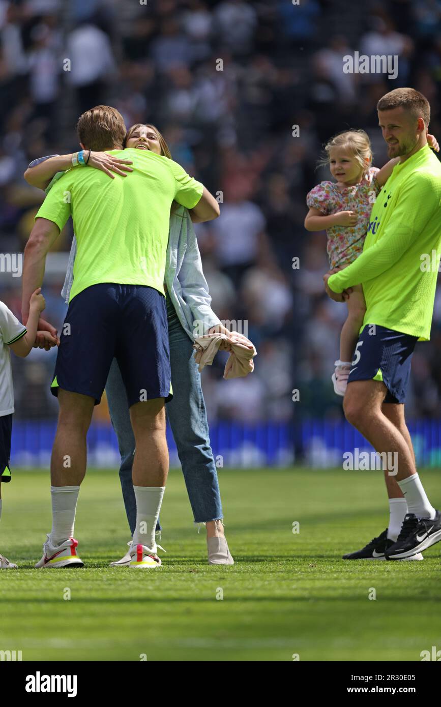 London, UK. 20th May, 2023. Harry Kane (TH) greets Anna Modler, fiancee ...