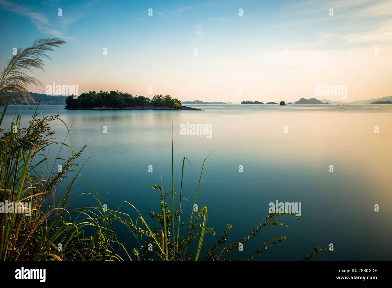 Qiandao lake, china hi-res stock photography and images - Alamy