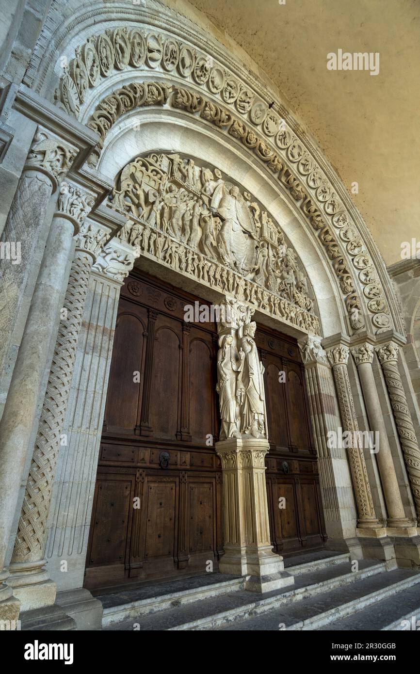 Autun . Tympanum of cathedral Saint Lazare . Morvan regional natural ...