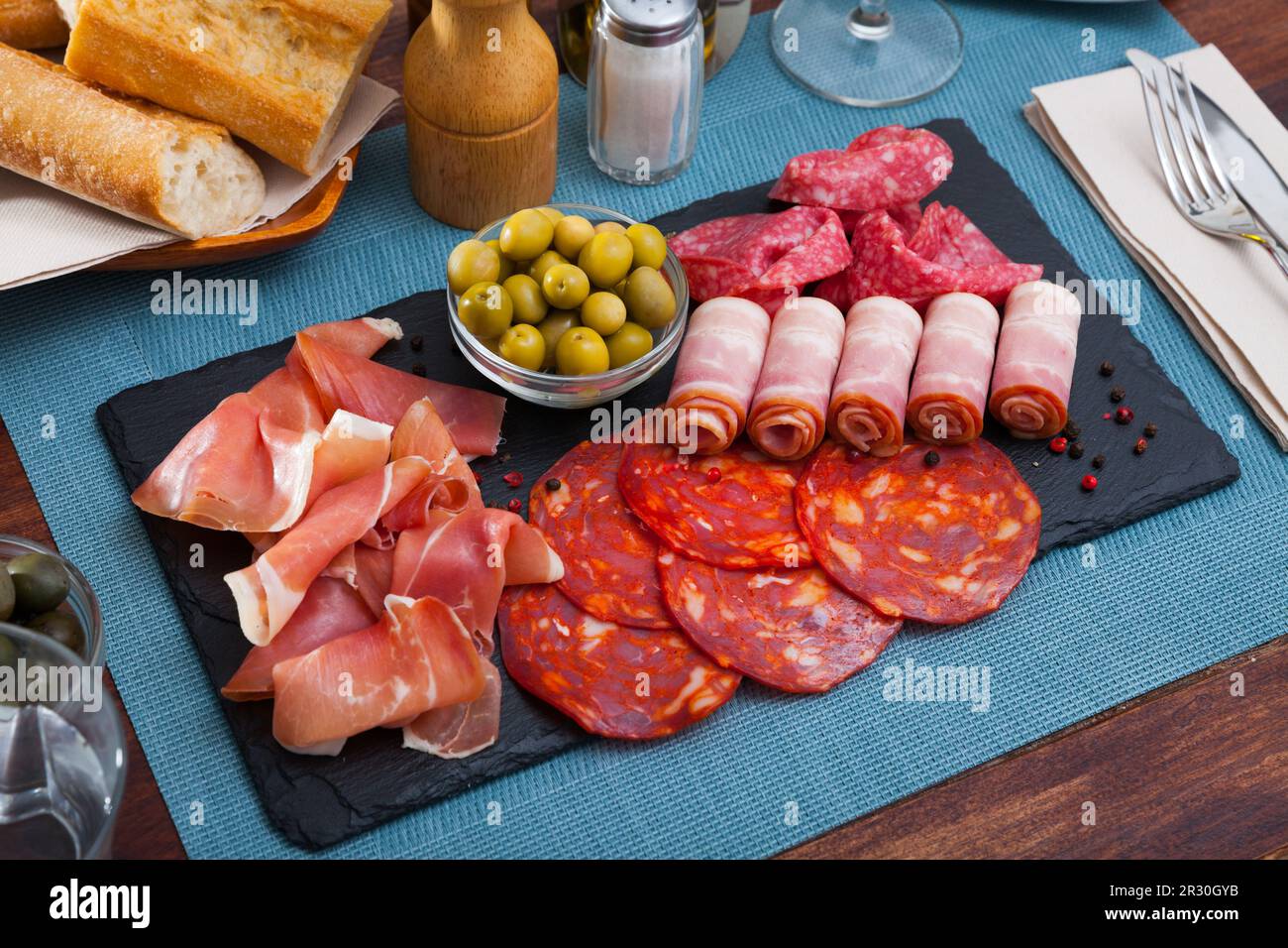 Spanish sausage sliced - chorizo, fuet, jamon, salami, bacon Stock ...