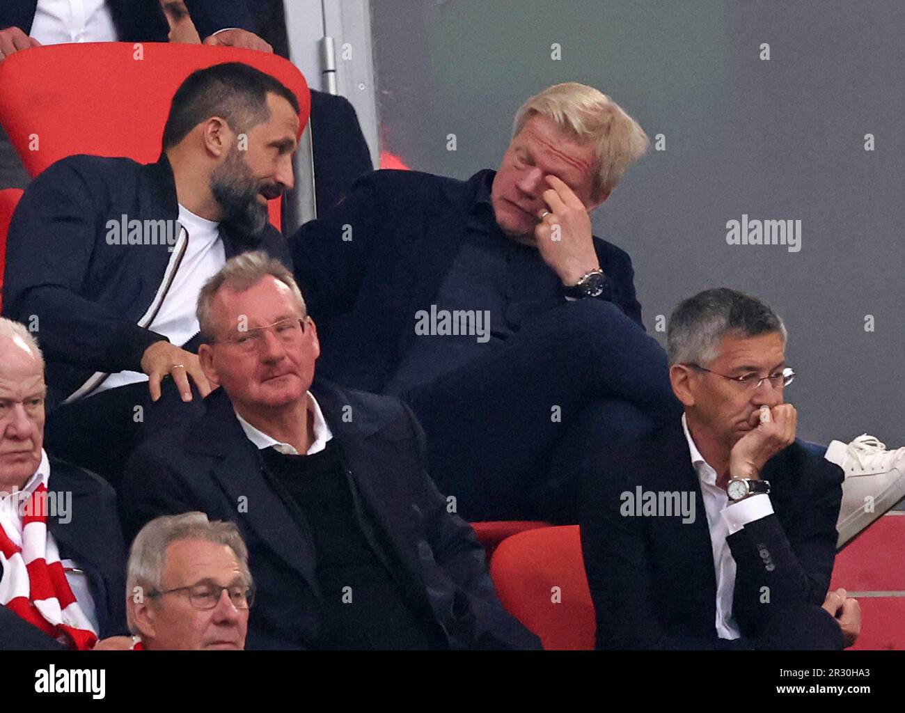 enttŠuscht Hasan Salihamidzic Sporting director of FC Bayern Muenchen ...
