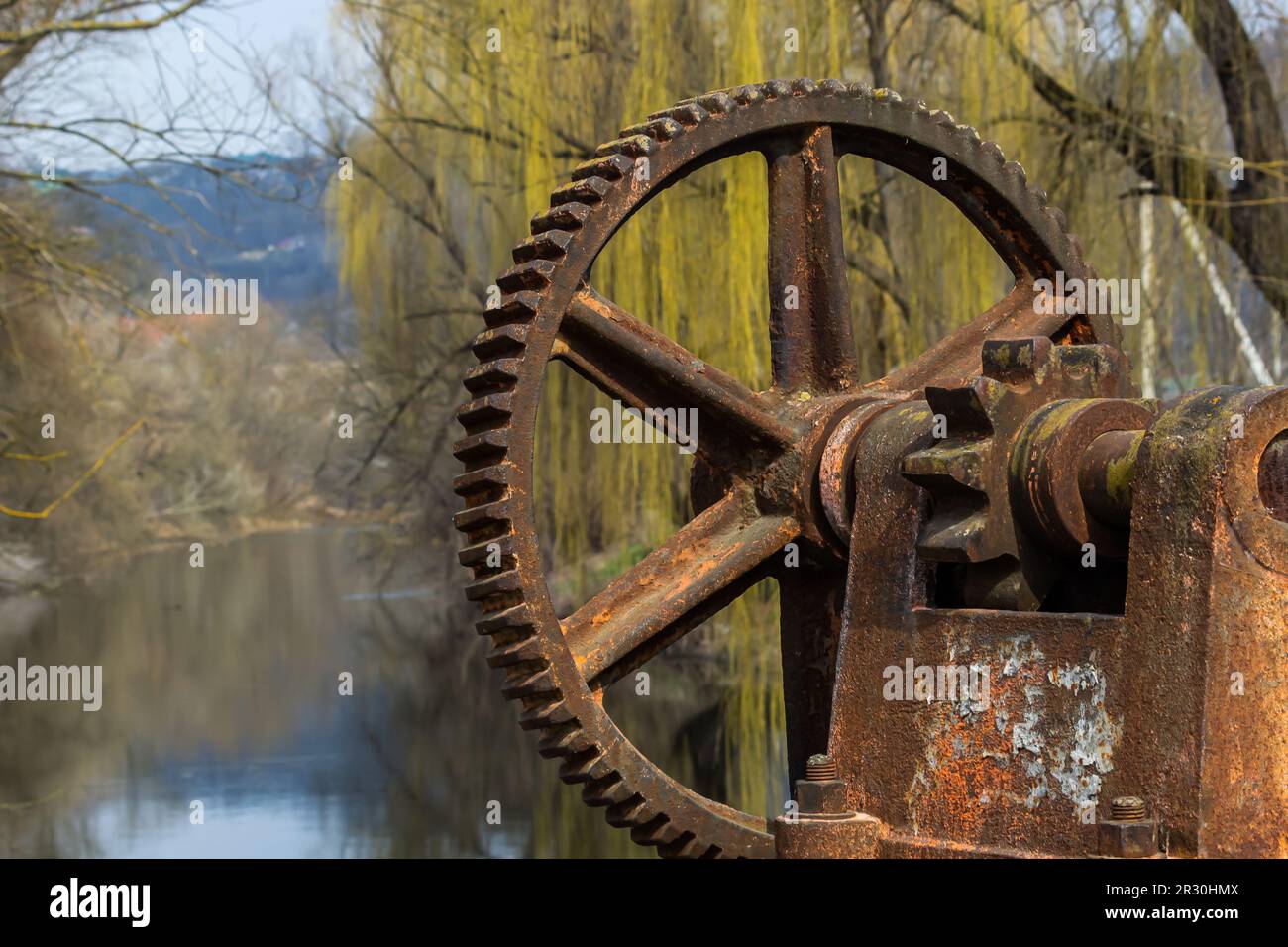 Old iron gears hi-res stock photography and images - Alamy
