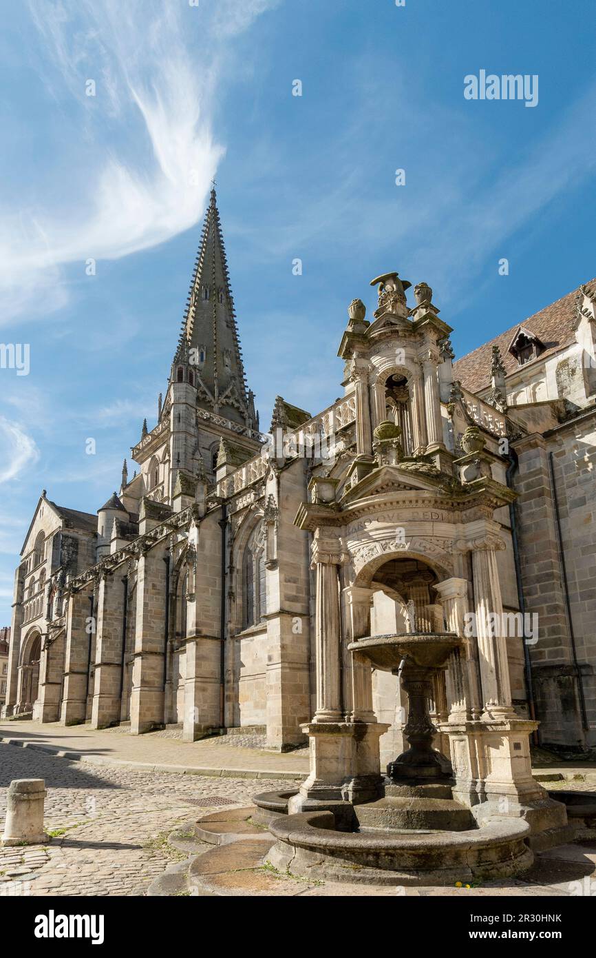 La fontaine saint lazare hi-res stock photography and images - Alamy