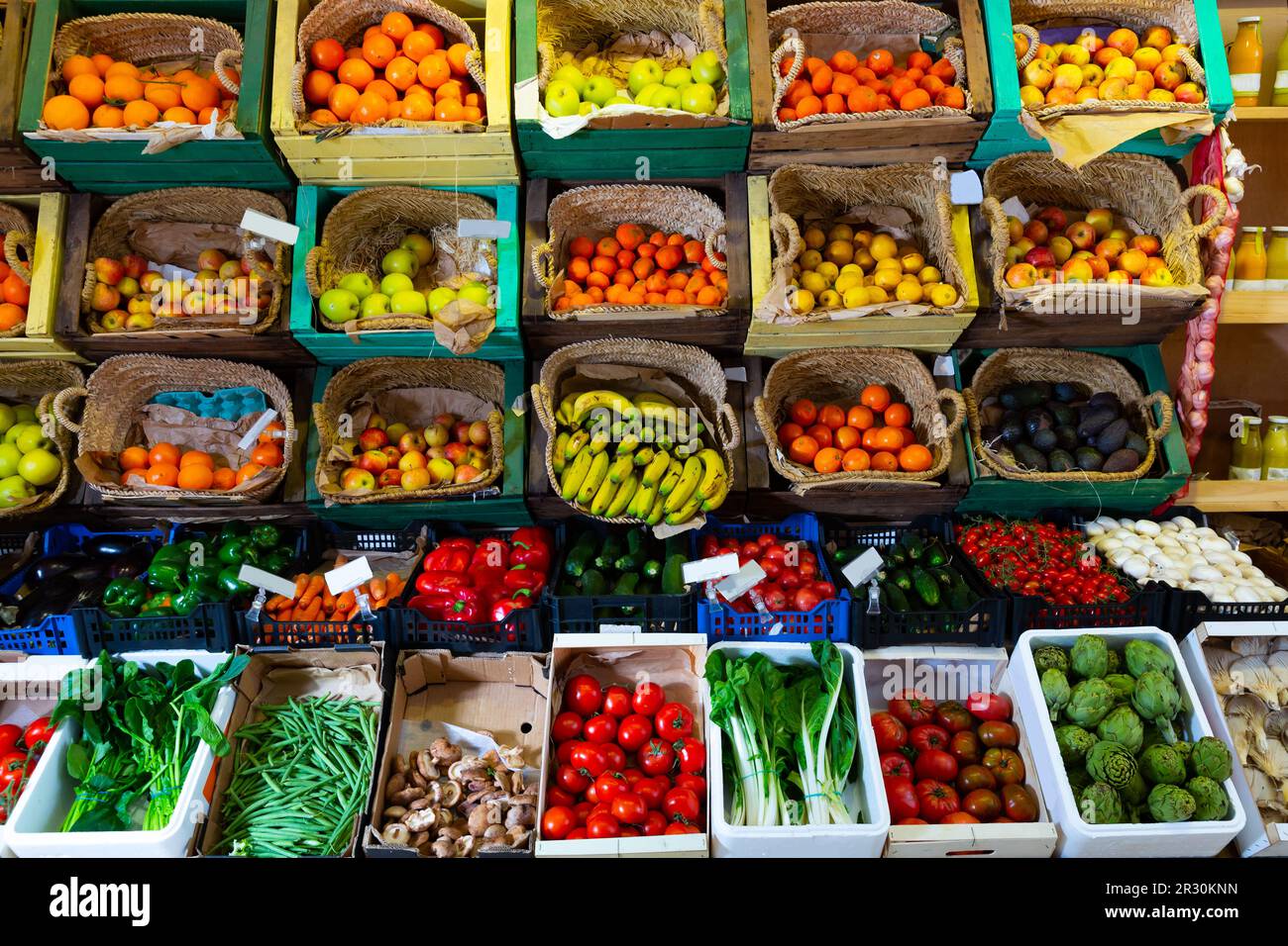 Fruits and vegetables on shelves in supermarket Stock Photo - Alamy