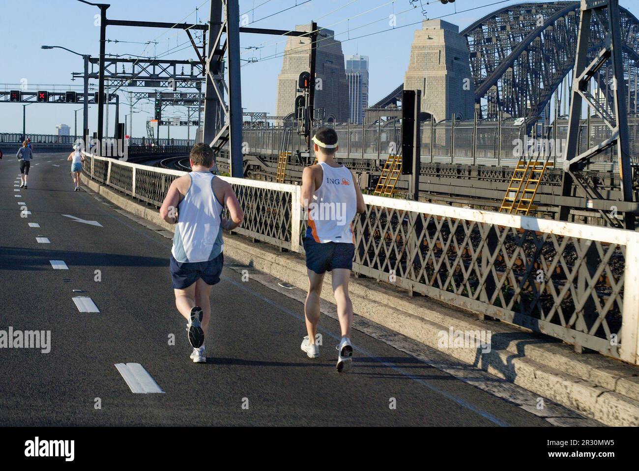The 2006 Blackmores 'Bridge Run' public marathon in Sydney, Australia ...