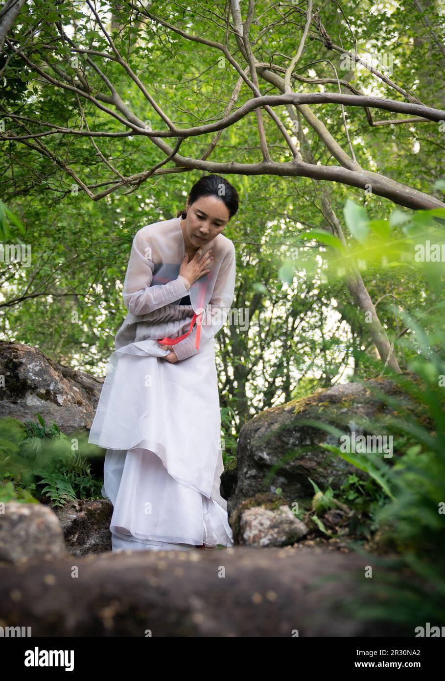 Designer Jihae Hwang in her Korean inspired garden, A Letter From a ...