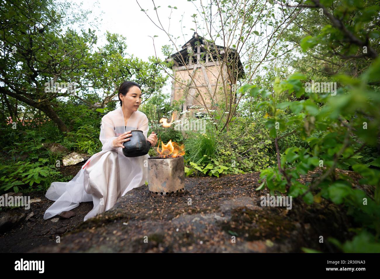 Designer Jihae Hwang in her Korean inspired garden, A Letter From a ...