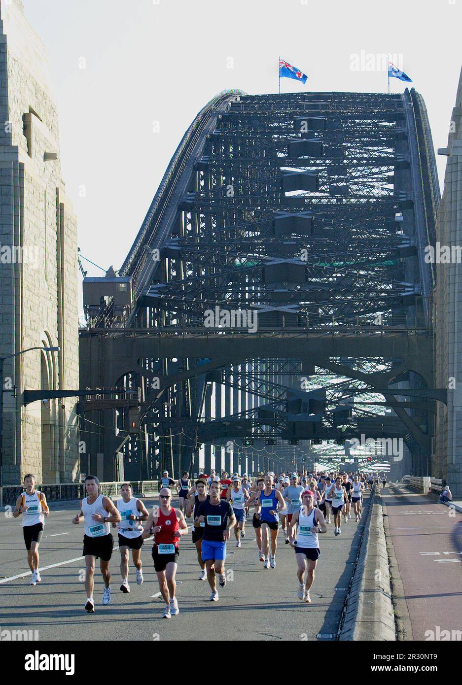 The 2006 Blackmores 'Bridge Run' public marathon in Sydney, Australia ...
