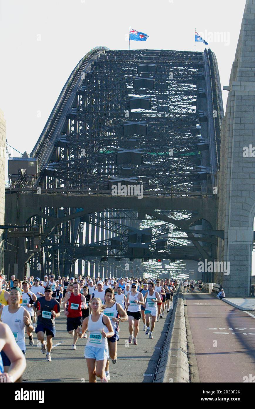 The 2006 Blackmores 'Bridge Run' public marathon in Sydney, Australia ...
