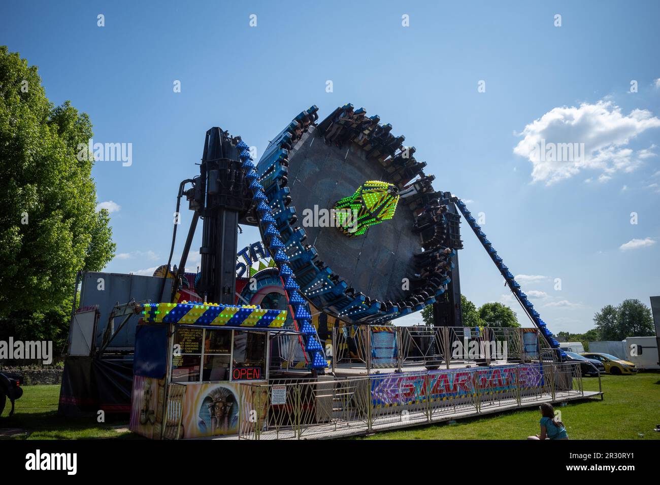 Funfair stalls hi-res stock photography and images - Alamy